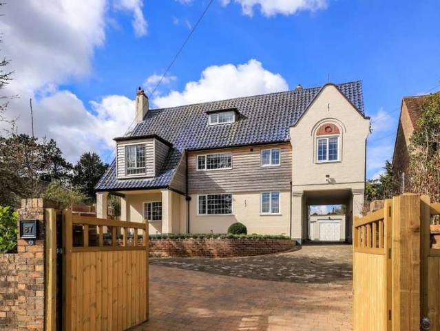 5 Bedroom House