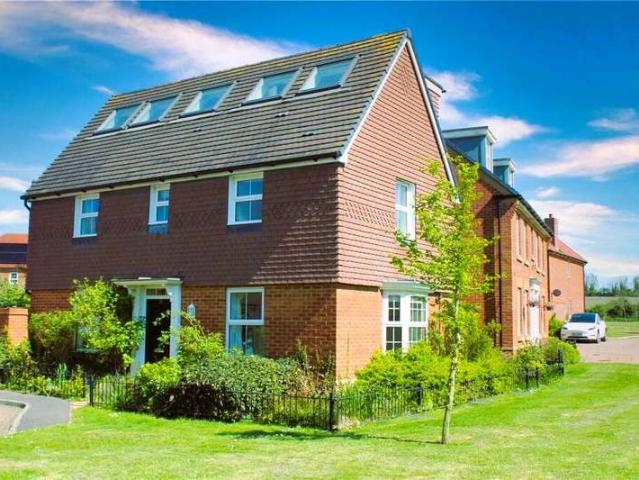 5 Bedroom House
