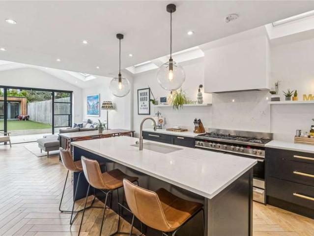 5 Bedroom House