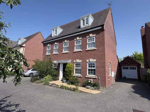 5 Bedroom House