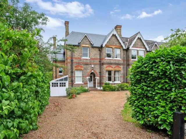 5 Bedroom House