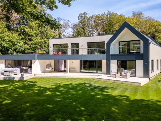 5 Bedroom House