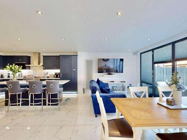 5 Bedroom House