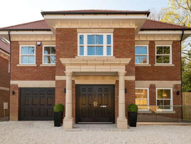 5 Bedroom House