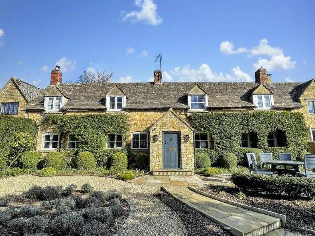 5 Bedroom Detached House