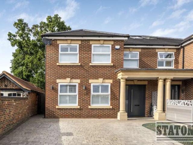 5 Bedroom House