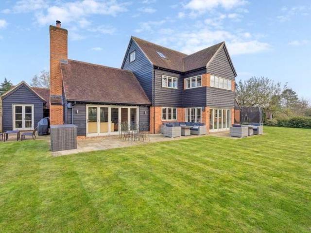5 Bedroom House