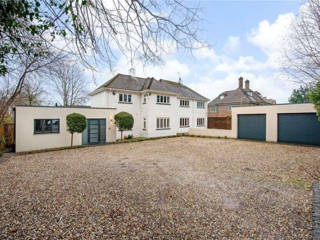 5 Bedroom House
