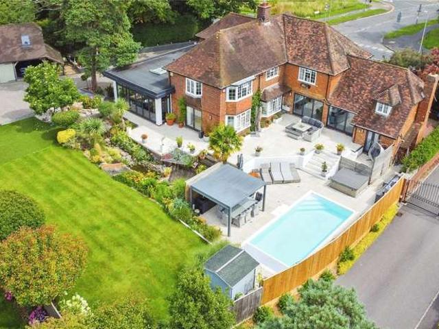 5 Bedroom House