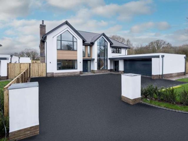5 Bedroom House