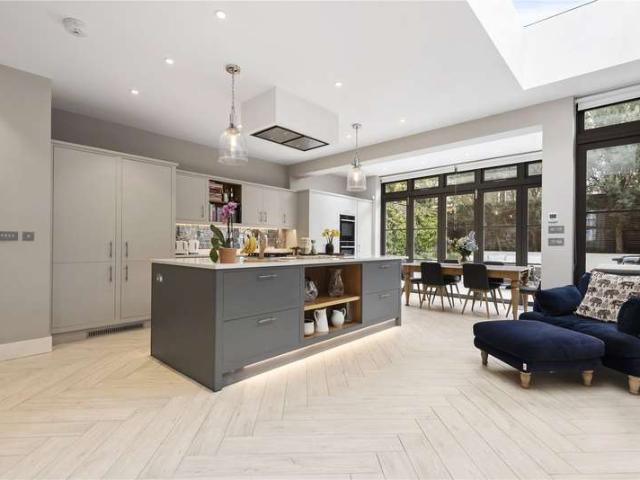 5 Bedroom House