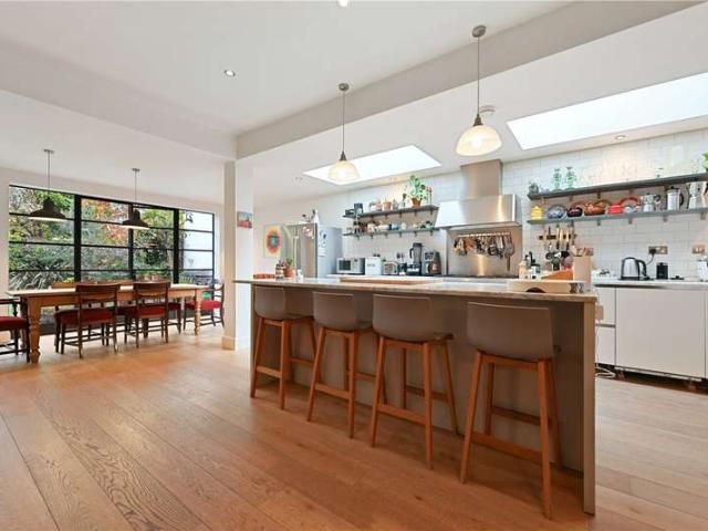 5 Bedroom House