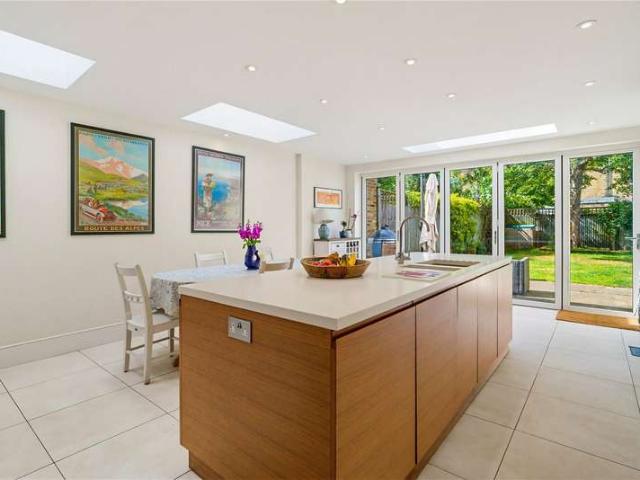 5 Bedroom House