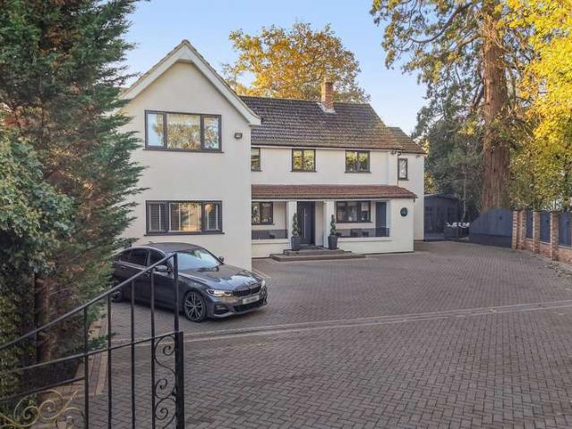 5 Bedroom House