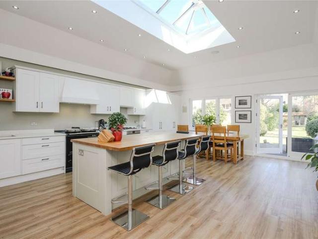 5 Bedroom House
