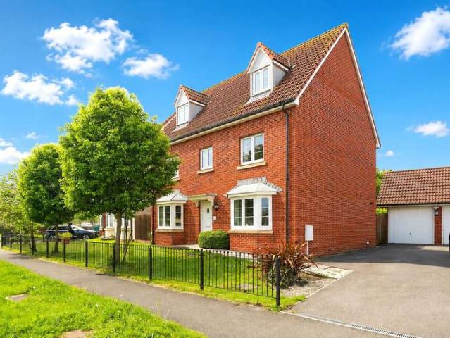 5 Bedroom House