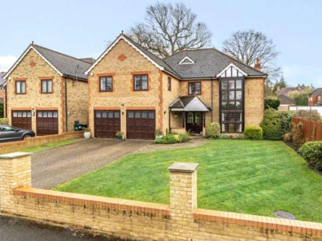 5 Bedroom House