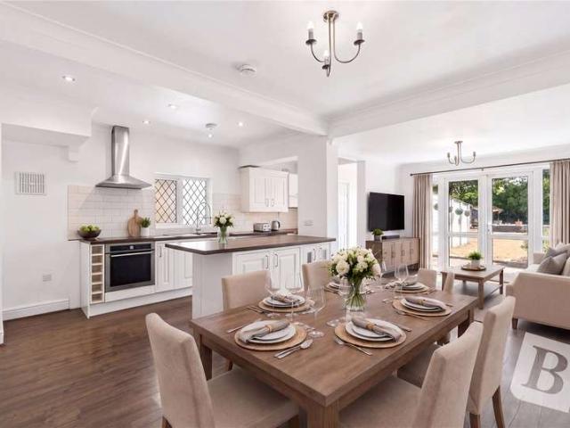 5 Bedroom House