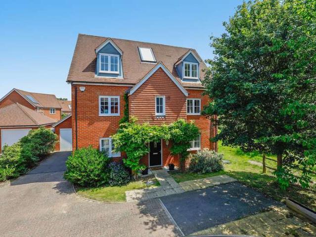 5 Bedroom House