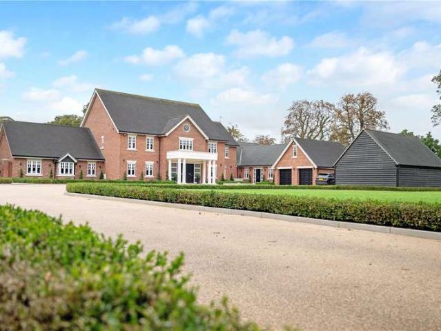 5 Bedroom House