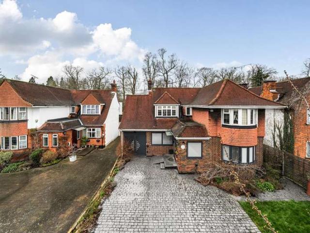 5 Bedroom Detached House