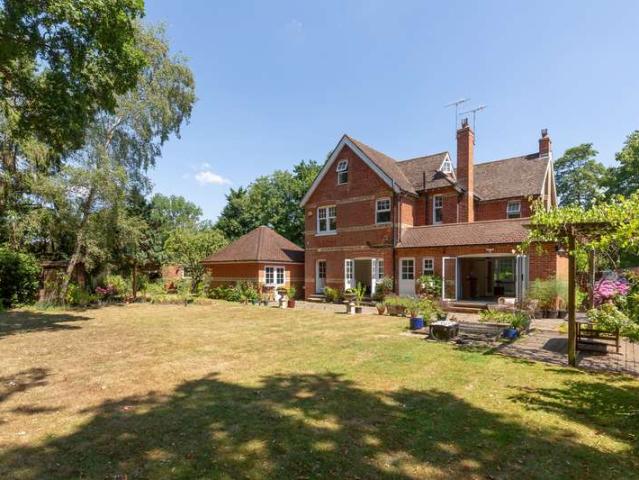 5 Bedroom House