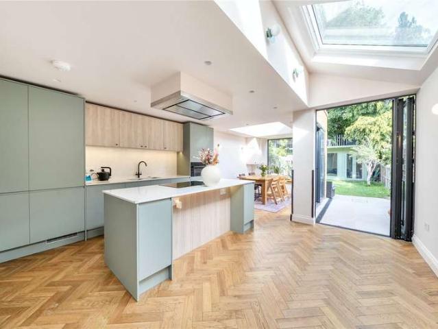 5 Bedroom House