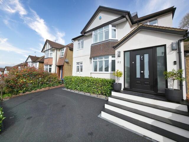 5 Bedroom House Coulsdon Greater London LS100398275