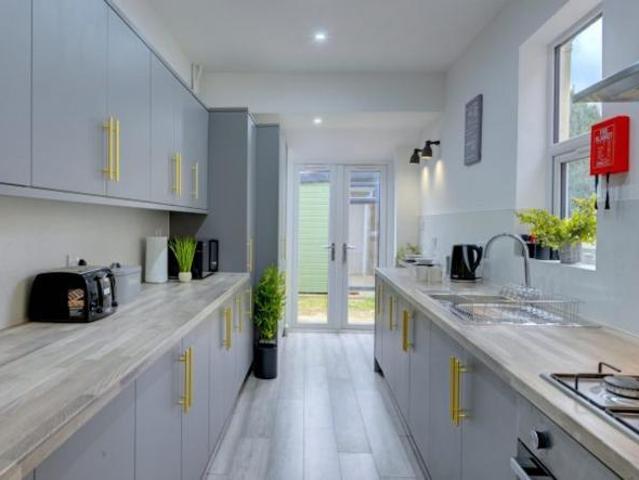 5 Bedroom House Coventry Coventry 65827362