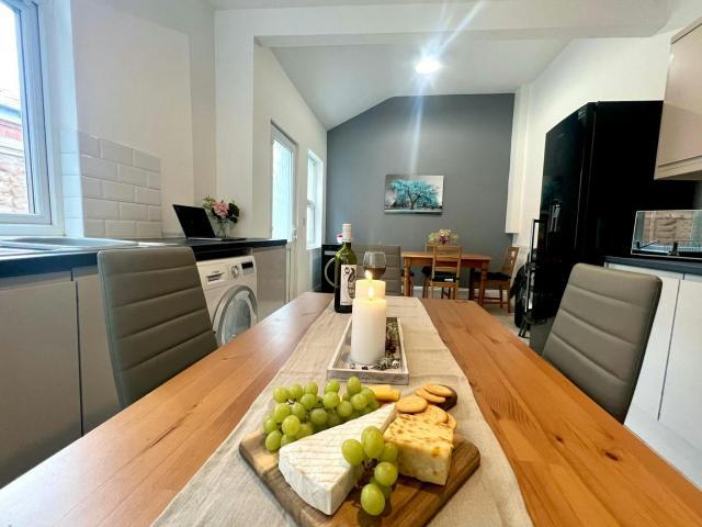 5 Bedroom House Coventry Coventry LS84460022
