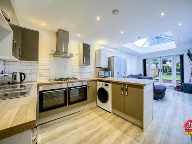 5 Bedroom House Coventry West Midlands LS101302355