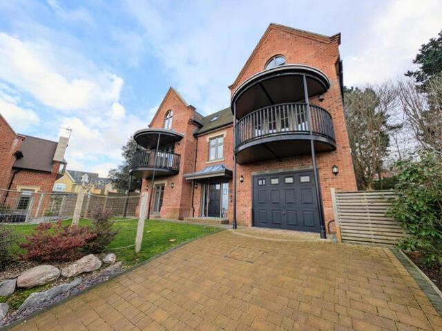 5 Bedroom House Cowes Isle Of Wight LS101678668