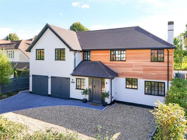5 Bedroom House Cobham Surrey 101677105
