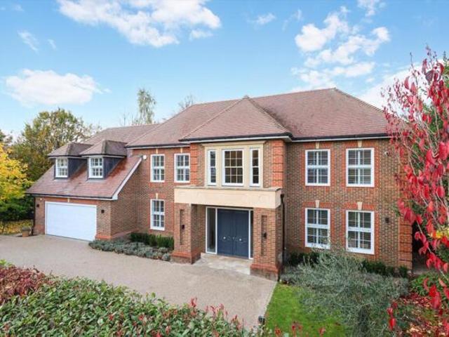 5 Bedroom House Cobham Surrey LS100426375