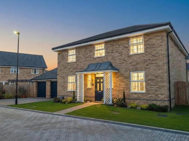 5 Bedroom House Colchester Essex 98864671
