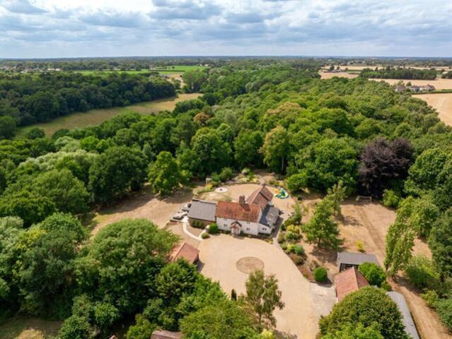 5 Bedroom House Colchester Essex 100614933