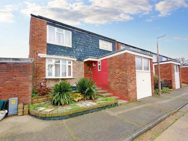 5 Bedroom House Colchester Essex 103485456
