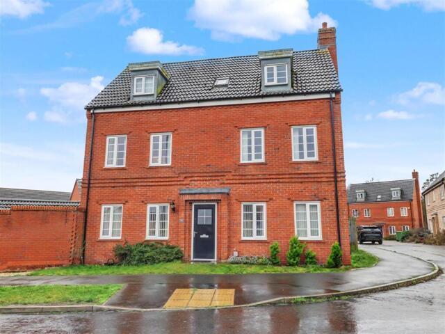 5 Bedroom House Costessey Costessey 100024019