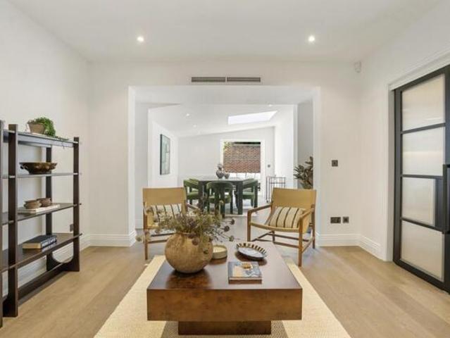 5 Bedroom House Camden Greater London 98903728