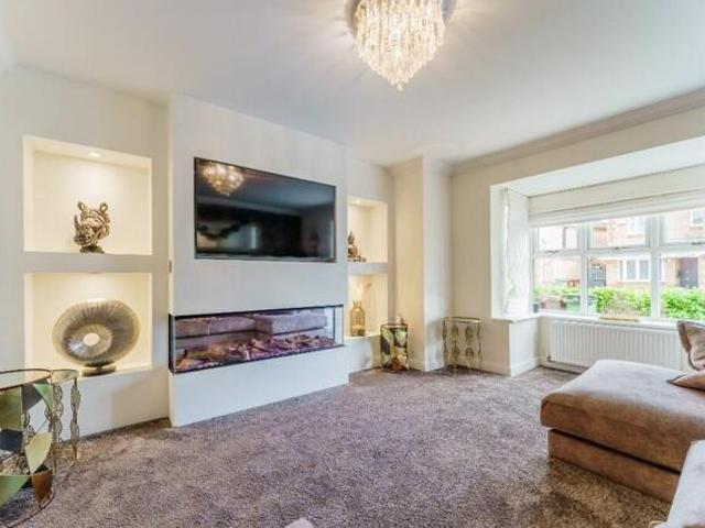 5 Bedroom House Castleford Wakefield 99608542