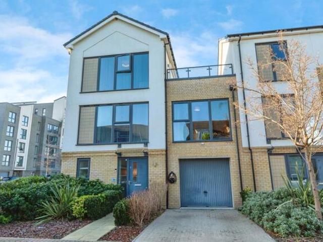 5 Bedroom House Chatham Medway 100426324