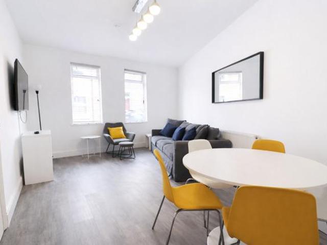 5 Bedroom House Chester Cheshire LS101945388