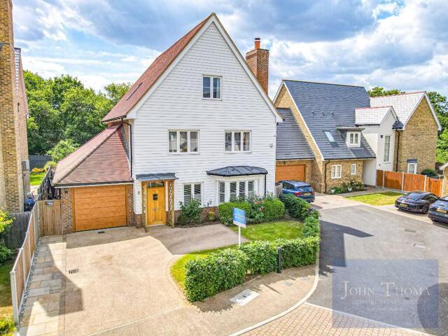 5 Bedroom House Chigwell Essex LS100953451