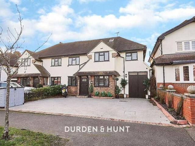 5 Bedroom House Chigwell Essex LS100158517