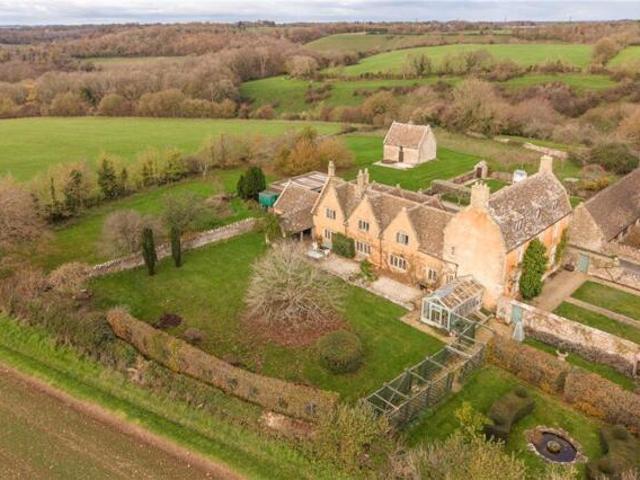 5 Bedroom House Chippenham Wiltshire 101100142