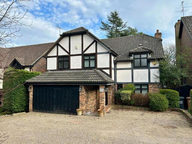 5 Bedroom House Chorleywood Hertfordshire LS93862804