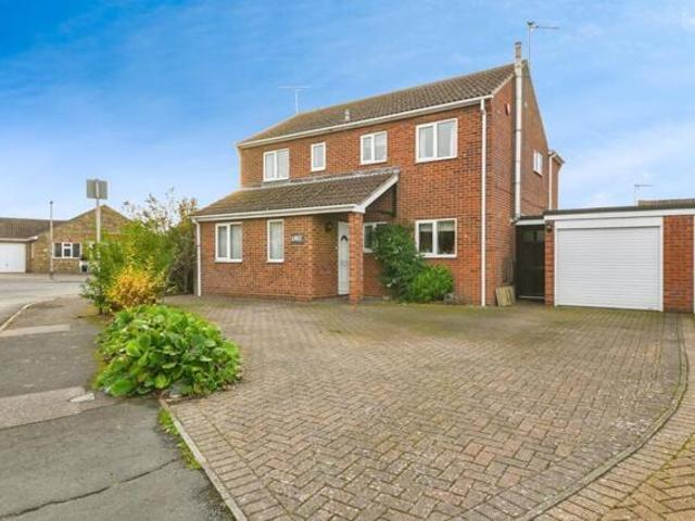 5 Bedroom House Clacton on sea Essex 98262691