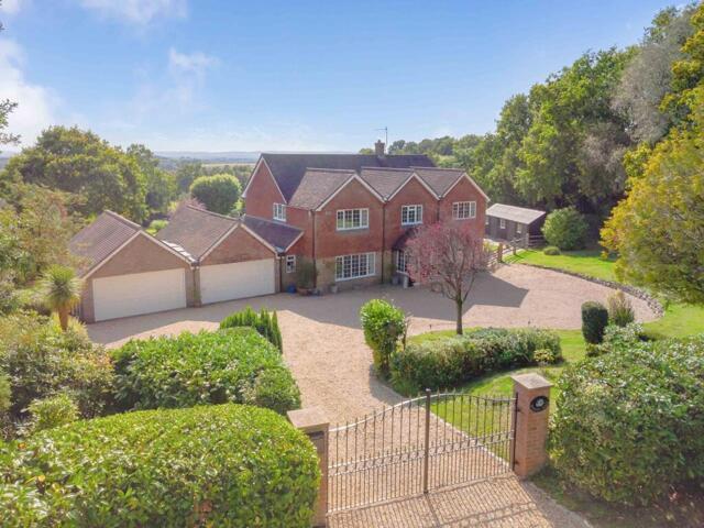 5 Bedroom House Crowborough East Sussex 100398346