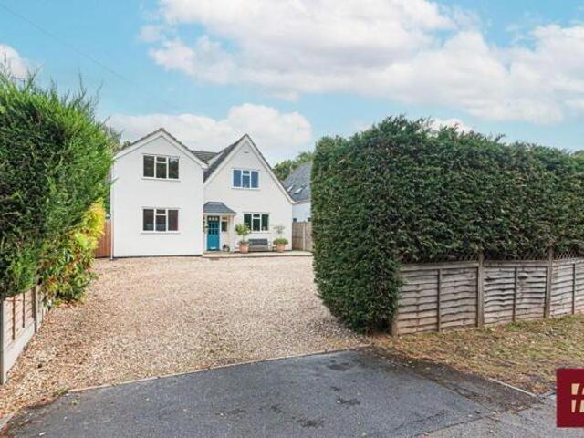 5 Bedroom House Crowthorne Wokingham 99092337