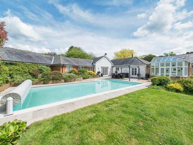 5 Bedroom House Alton Hampshire LS100787120